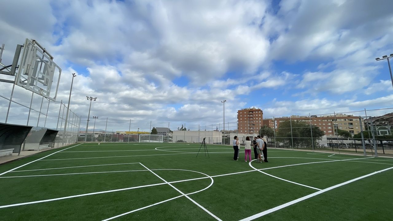 Entra en funcionament la pista polivalent de Mas Borell, que ha estat ...